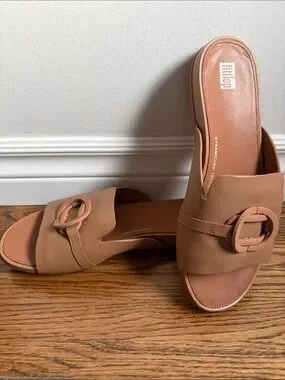 Fitflop | Shoes | Fitflop Gracie Circlet Leather Slides Latte Tan ...